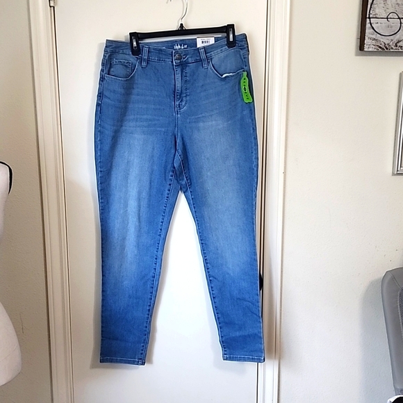 Style & Co. | Jeans | Nwt Style Co Curvy Skinny Jeans Sz 2 | Poshmark